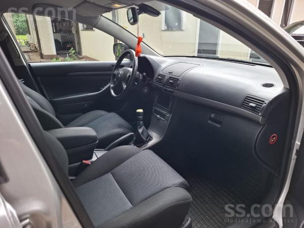 Grey Toyota Avensis 2007 in Riga, with an engine capacity of 2.20 L and mileage of 365 thousand km for 1480 €, photo 9 on AUTOMOTO.COM.LV
