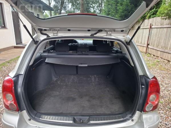 Grey Toyota Avensis 2007 in Riga, with an engine capacity of 2.20 L and mileage of 365 thousand km for 1480 €, photo 10 on AUTOMOTO.COM.LV