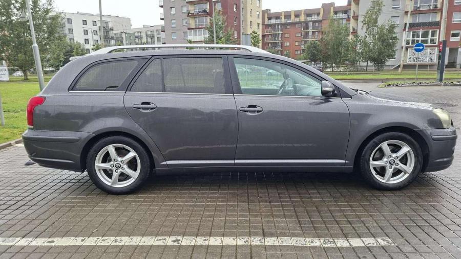 Pelēks Toyota Avensis 2007 Viļņa, ar dzinēja tilpumu 2.23 L un nobraukumu 260 tūkst. km par 2200 €, foto 5 vietnē AUTOMOTO.COM.LV