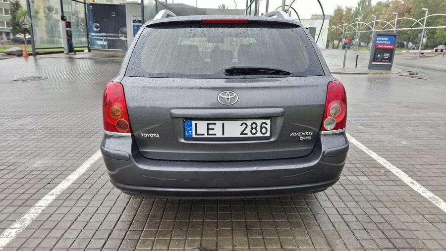 Pelēks Toyota Avensis 2007 Viļņa, ar dzinēja tilpumu 2.23 L un nobraukumu 260 tūkst. km par 2200 €, foto 6 vietnē AUTOMOTO.COM.LV