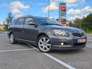 Pelēks Toyota Avensis 2007 Rīga, ar dzinēja tilpumu 2.00 L un nobraukumu 223 tūkst. km par 2900 €, foto 3 vietnē AUTOMOTO.COM.LV