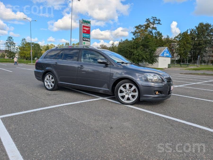 Pelēks Toyota Avensis 2007 Rīga, ar dzinēja tilpumu 2.00 L un nobraukumu 223 tūkst. km par 2900 €, foto 4 vietnē AUTOMOTO.COM.LV