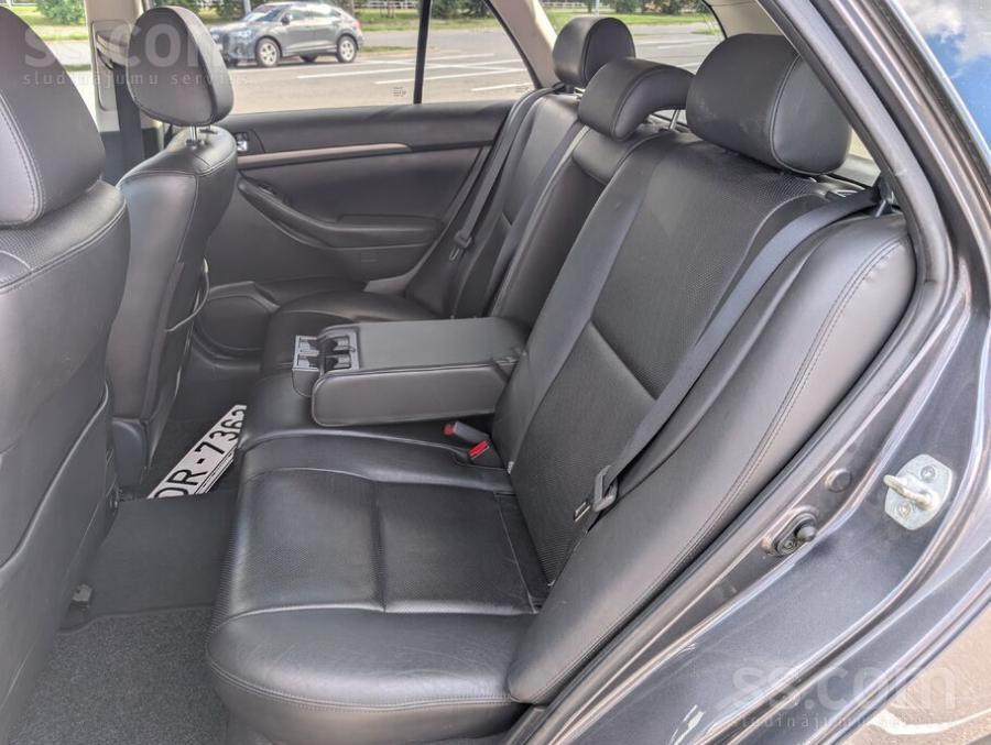 Pelēks Toyota Avensis 2007 Rīga, ar dzinēja tilpumu 2.00 L un nobraukumu 223 tūkst. km par 2900 €, foto 16 vietnē AUTOMOTO.COM.LV