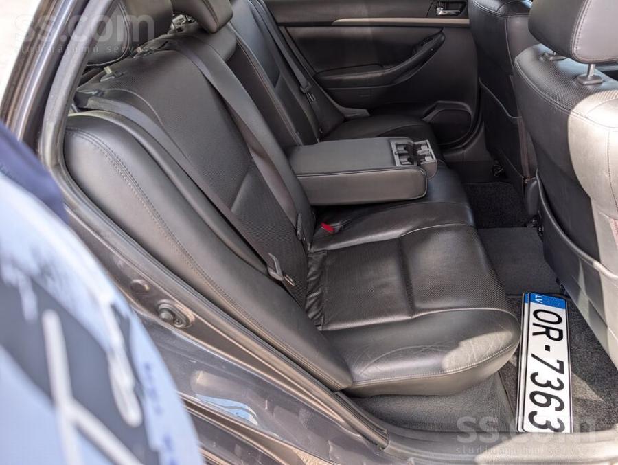 Pelēks Toyota Avensis 2007 Rīga, ar dzinēja tilpumu 2.00 L un nobraukumu 223 tūkst. km par 2900 €, foto 17 vietnē AUTOMOTO.COM.LV
