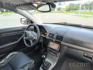 Pelēks Toyota Avensis 2007 Rīga, ar dzinēja tilpumu 2.00 L un nobraukumu 223 tūkst. km par 2900 €, foto 22 vietnē AUTOMOTO.COM.LV