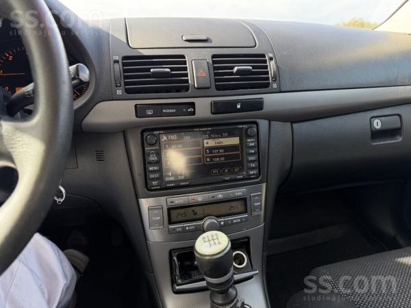 Pelēks Toyota Avensis 2007 Liepāja, ar dzinēja tilpumu 2.00 L un nobraukumu 307 tūkst. km par 1500 €, foto 11 vietnē AUTOMOTO.COM.LV