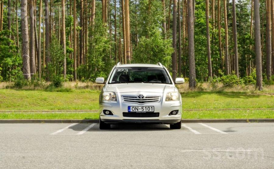 Grey Toyota Avensis 2007 in Riga, with an engine capacity of 2.00 L and mileage of 291 thousand km for 2590 €, photo 4 on AUTOMOTO.COM.LV