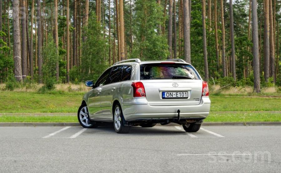 Grey Toyota Avensis 2007 in Riga, with an engine capacity of 2.00 L and mileage of 291 thousand km for 2590 €, photo 8 on AUTOMOTO.COM.LV