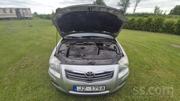 Grey Toyota Avensis 2007 in Dobele, with an engine capacity of 2.20 L and mileage of 332 thousand km for 2150 €, photo 1 on AUTOMOTO.COM.LV