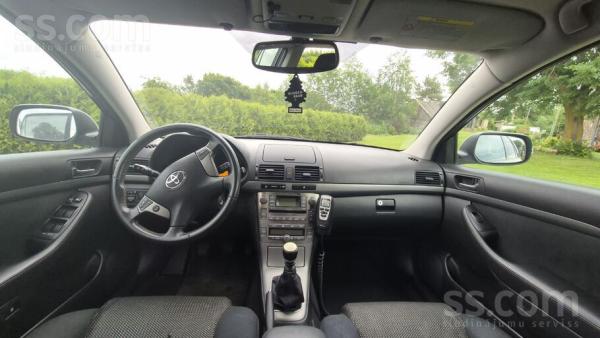 Grey Toyota Avensis 2007 in Dobele, with an engine capacity of 2.20 L and mileage of 332 thousand km for 2150 €, photo 3 on AUTOMOTO.COM.LV