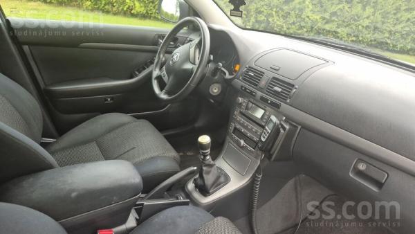 Grey Toyota Avensis 2007 in Dobele, with an engine capacity of 2.20 L and mileage of 332 thousand km for 2150 €, photo 8 on AUTOMOTO.COM.LV
