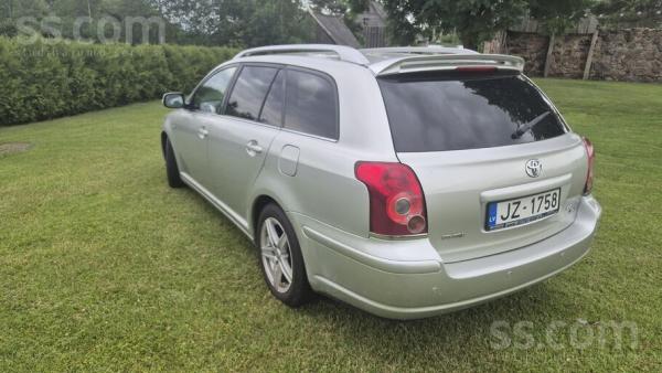Grey Toyota Avensis 2007 in Dobele, with an engine capacity of 2.20 L and mileage of 329 thousand km for 2150 €, photo 10 on AUTOMOTO.COM.LV