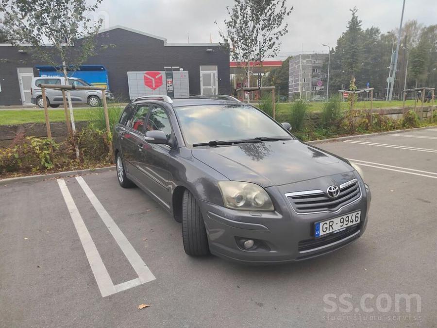 Серый Тойота Авенсис 2007 в Рига, объемом двигателя 2.00 л и пробегом 329 тыс. км за 1800 €, фото 1 на AUTOMOTO.COM.LV