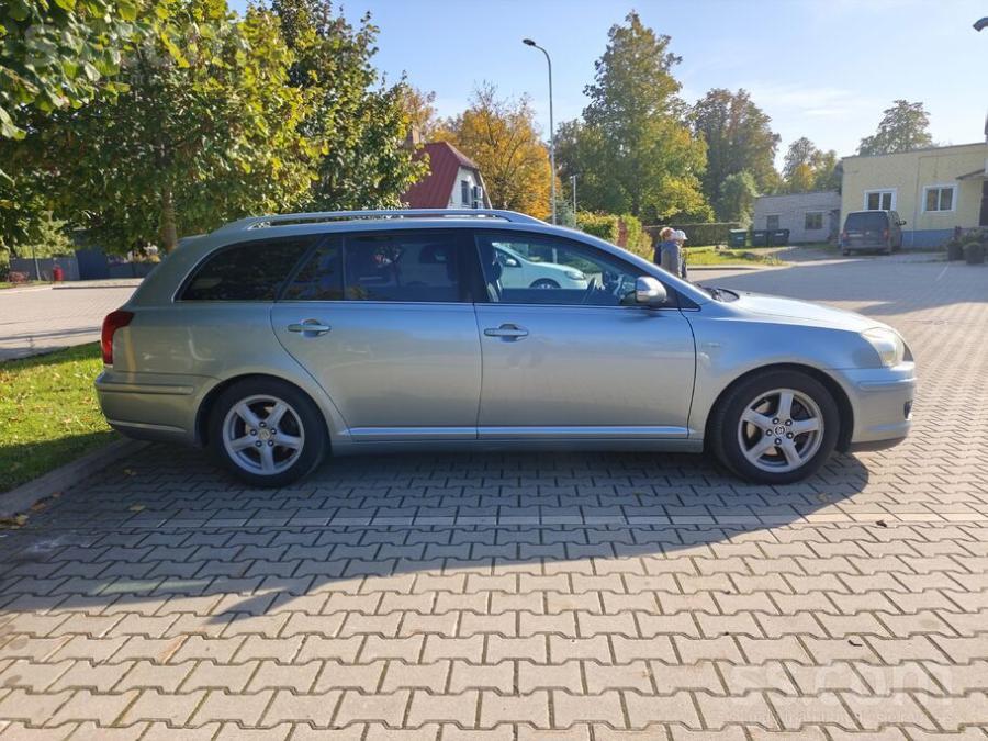 Grey Toyota Avensis 2007 in Liepaja, with an engine capacity of 2.20 L and mileage of 375 thousand km for 2250 €, photo 4 on AUTOMOTO.COM.LV