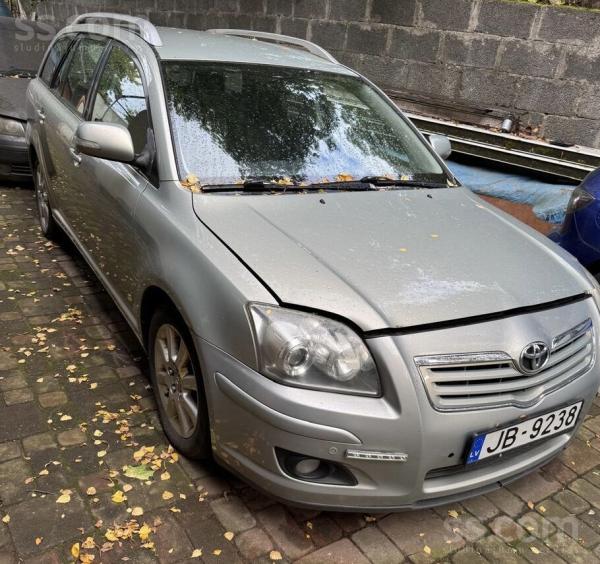 Toyota Avensis 2007 Rīga vietnē Pelēks Toyota Avensis 2007 Rīga, ar dzinēja tilpumu 2.20 L un nobraukumu 289 tūkst. km par 500 €, foto 1 vietnē AUTOMOTO.COM.LV