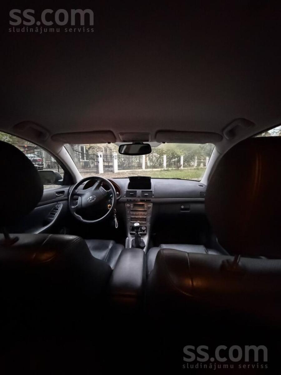 Pelēks Toyota Avensis 2007 Rīga, ar dzinēja tilpumu 2.00 L un nobraukumu 343 tūkst. km par 1900 €, foto 10 vietnē AUTOMOTO.COM.LV