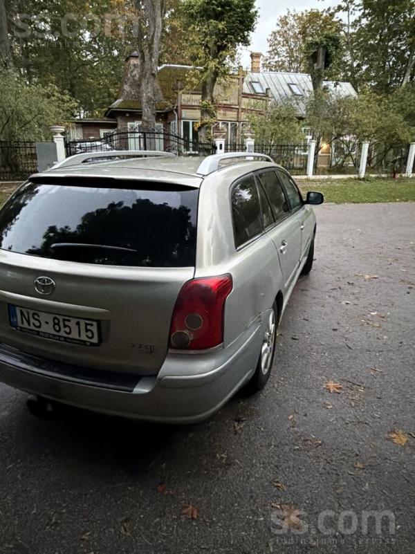 Toyota Avensis 2007 in Riga on AUTOMOTO.COM.LV Grey Toyota Avensis 2007 in Riga, with an engine capacity of 2.00 L and mileage of 343 thousand km for 1900 €, photo 6 on AUTOMOTO.COM.LV