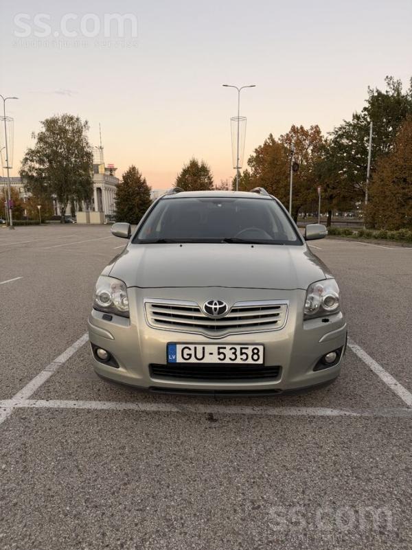 Toyota Avensis 2007 Rīga vietnē Pelēks Toyota Avensis 2007 Rīga, ar dzinēja tilpumu 2.00 L un nobraukumu 254 tūkst. km par 2100 €, foto 3 vietnē AUTOMOTO.COM.LV