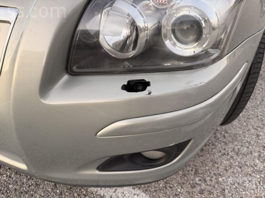 Pelēks Toyota Avensis 2007 Rīga, ar dzinēja tilpumu 2.00 L un nobraukumu 254 tūkst. km par 2100 €, foto 14 vietnē AUTOMOTO.COM.LV