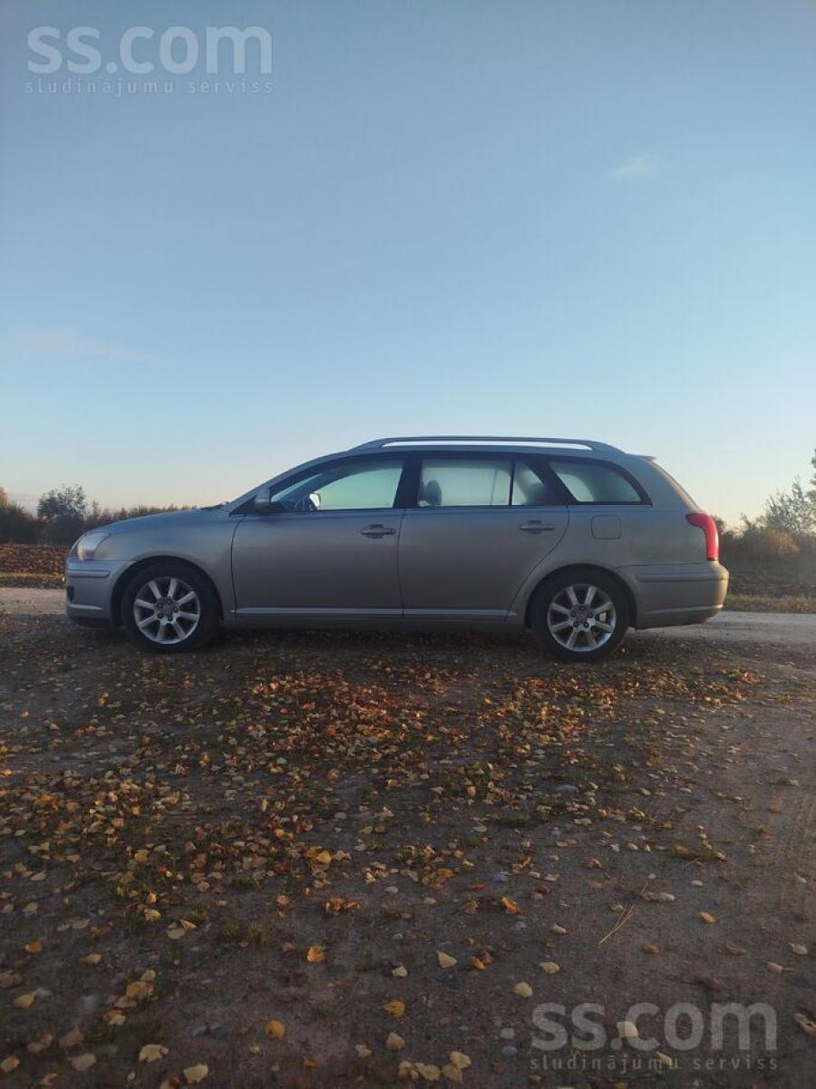 Grey Toyota Avensis 2007 in Rezekne, with an engine capacity of 2.20 L and mileage of 290 thousand km for 1824 €, photo 4 on AUTOMOTO.COM.LV