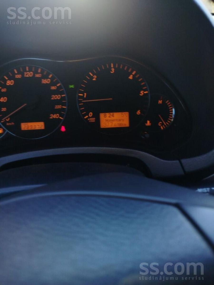 Grey Toyota Avensis 2007 in Rezekne, with an engine capacity of 2.20 L and mileage of 290 thousand km for 1824 €, photo 9 on AUTOMOTO.COM.LV