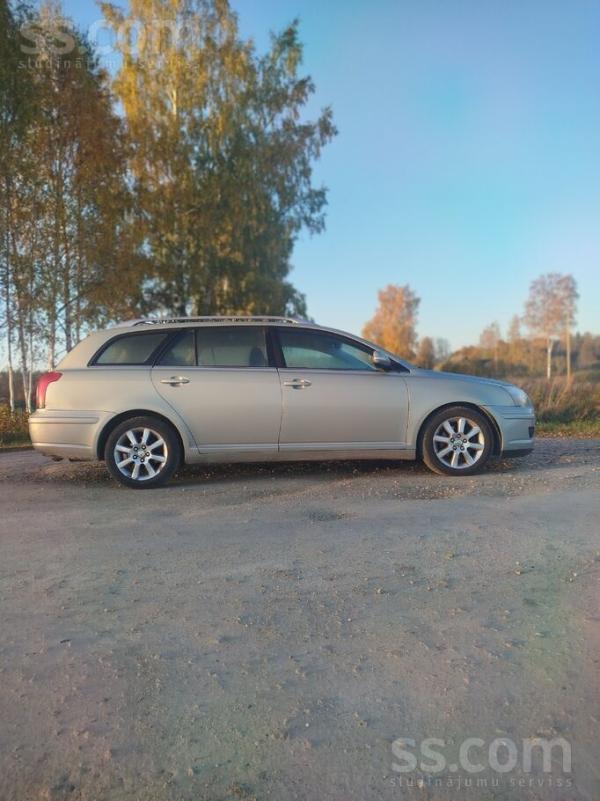 Grey Toyota Avensis 2007 in Rezekne, with an engine capacity of 2.20 L and mileage of 290 thousand km for 1824 €, photo 3 on AUTOMOTO.COM.LV