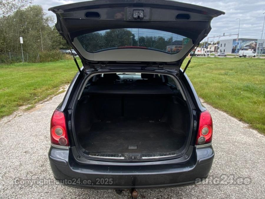 Grey Toyota Avensis 2008 in Tallinn, with an engine capacity of 2.00 L and mileage of 385 thousand km for 2600 €, photo 6 on AUTOMOTO.COM.LV