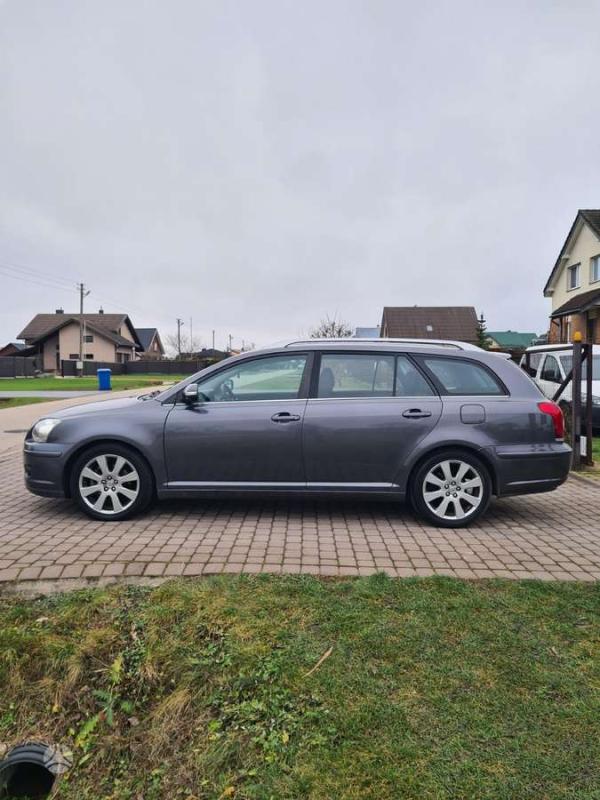 Grey Toyota Avensis 2008 in Kaisiadorys, with an engine capacity of 2.00 L and mileage of 322 thousand km for 2599 €, photo 7 on AUTOMOTO.COM.LV