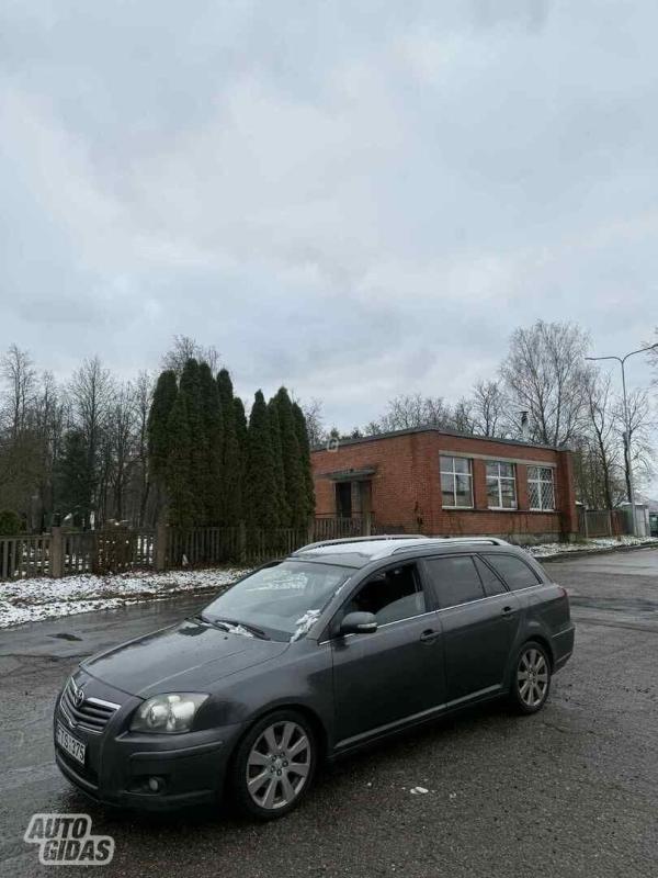 Grey Toyota Avensis 2008 in Siauliai, with an engine capacity of 2.00 L and mileage of 290 thousand km for 1850 €, photo 3 on AUTOMOTO.COM.LV
