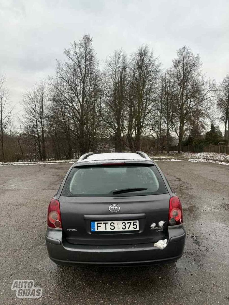 Grey Toyota Avensis 2008 in Siauliai, with an engine capacity of 2.00 L and mileage of 290 thousand km for 1750 €, photo 3 on AUTOMOTO.COM.LV