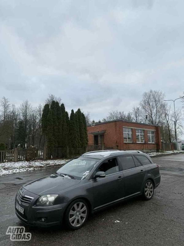 Pelēks Toyota Avensis 2008 Šauļi, ar dzinēja tilpumu 2.00 L un nobraukumu 290 tūkst. km par 1750 €, foto 1 vietnē AUTOMOTO.COM.LV