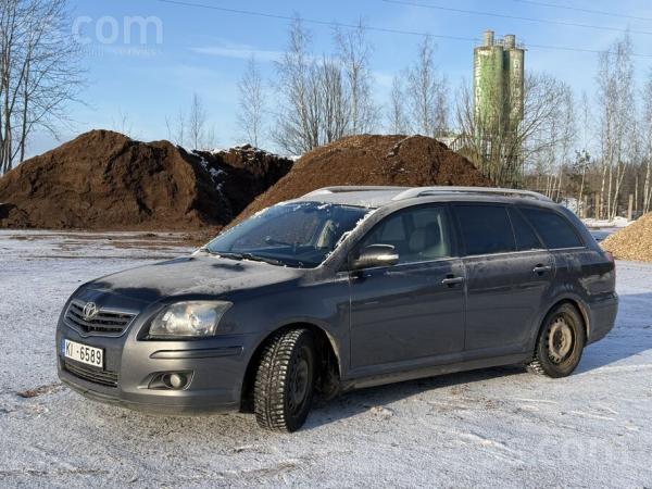 Grey Toyota Avensis 2008 in Cesis, with an engine capacity of 2.00 L and mileage of 287 thousand km for 2650 €, photo 2 on AUTOMOTO.COM.LV