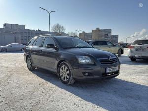 Grey Toyota Avensis 2008 in Vilnius, with an engine capacity of 1.80 L and mileage of 222 thousand km for 2950 €, photo 2 on AUTOMOTO.COM.LV