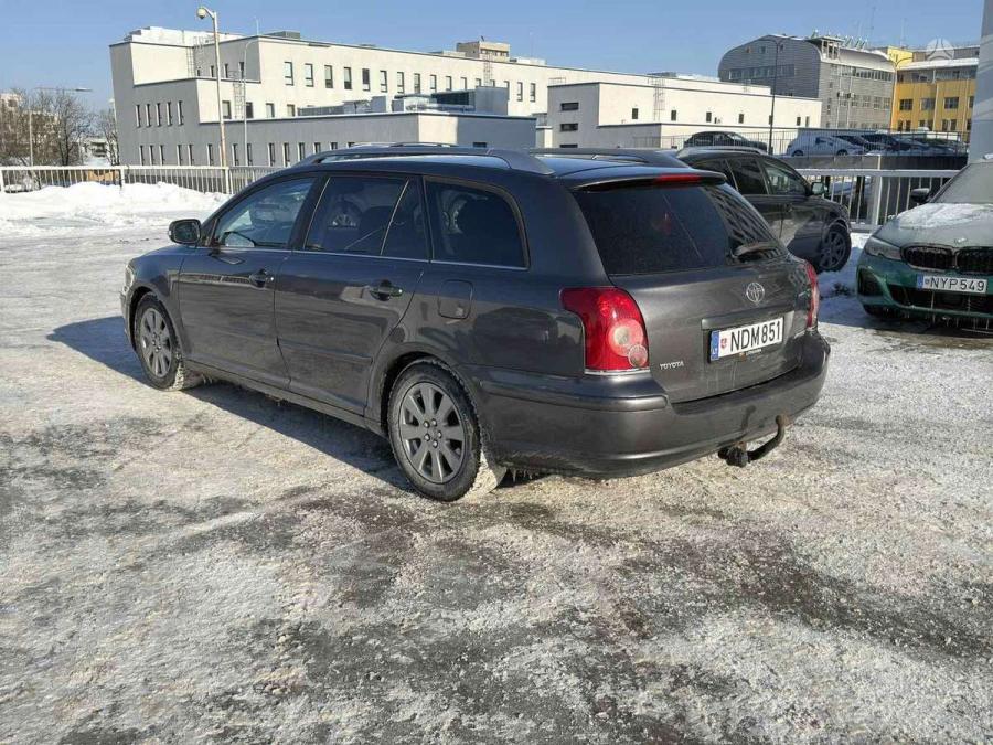 Grey Toyota Avensis 2008 in Vilnius, with an engine capacity of 1.80 L and mileage of 222 thousand km for 2950 €, photo 9 on AUTOMOTO.COM.LV
