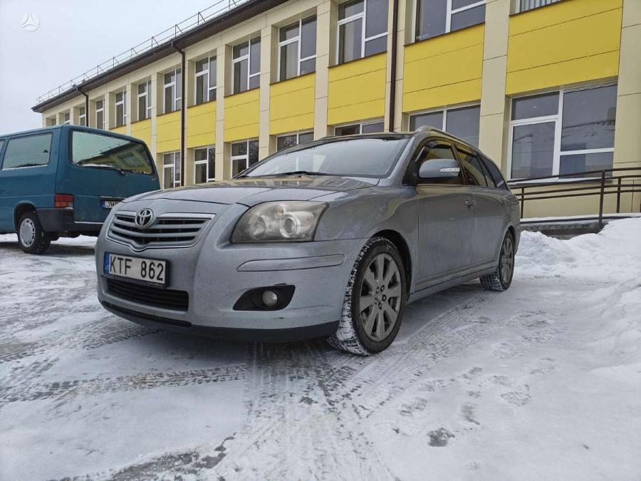 Pelēks Toyota Avensis 2008 Varėna, ar dzinēja tilpumu 2.00 L un nobraukumu 306 tūkst. km par 2800 €, foto 1 vietnē AUTOMOTO.COM.LV