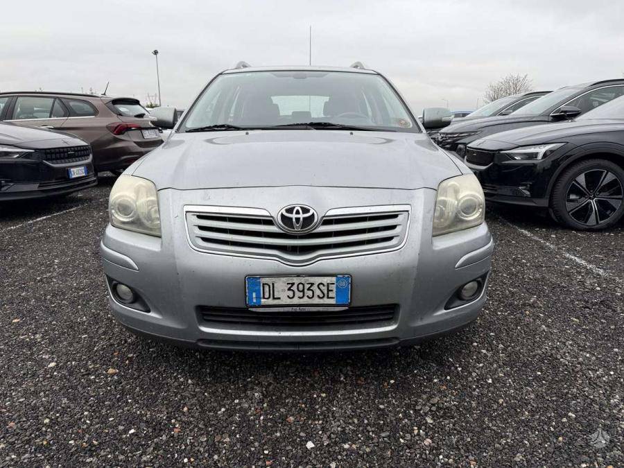 Pelēks Toyota Avensis 2008 Šauļi, ar dzinēja tilpumu 1.79 L un nobraukumu 222 tūkst. km par 2950 €, foto 2 vietnē AUTOMOTO.COM.LV