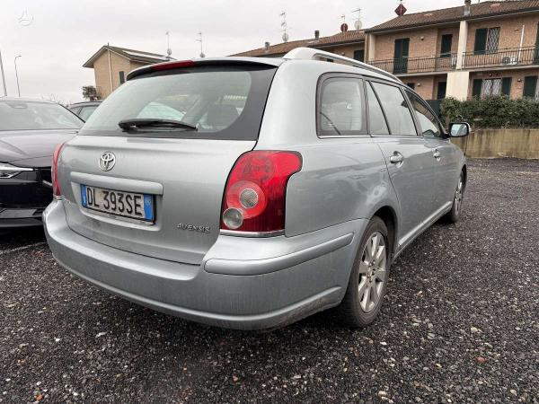Grey Toyota Avensis 2008 in Siauliai, with an engine capacity of 1.79 L and mileage of 222 thousand km for 2950 €, photo 4 on AUTOMOTO.COM.LV