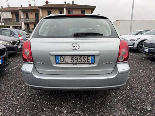 Grey Toyota Avensis 2008 in Siauliai, with an engine capacity of 1.79 L and mileage of 222 thousand km for 2950 €, photo 5 on AUTOMOTO.COM.LV