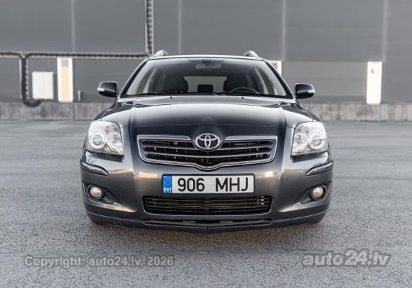 Pelēks Toyota Avensis 2008 Tallina, ar dzinēja tilpumu 2.20 L un nobraukumu 0 tūkst. km par 2500 €, foto 2 vietnē AUTOMOTO.COM.LV