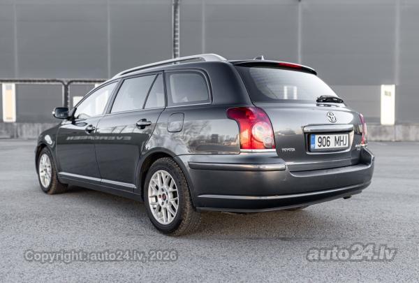 Pelēks Toyota Avensis 2008 Tallina, ar dzinēja tilpumu 2.20 L un nobraukumu 0 tūkst. km par 2500 €, foto 6 vietnē AUTOMOTO.COM.LV