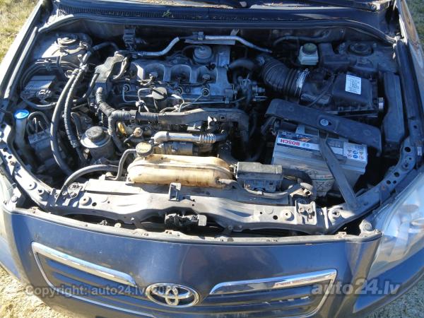 Pelēks Toyota Avensis 2008 Tallina, ar dzinēja tilpumu 2.00 L un nobraukumu 285 tūkst. km par 500 €, foto 1 vietnē AUTOMOTO.COM.LV