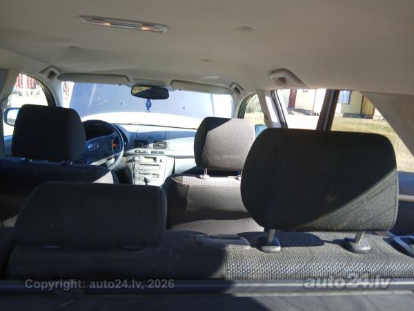Pelēks Toyota Avensis 2008 Tallina, ar dzinēja tilpumu 2.00 L un nobraukumu 285 tūkst. km par 500 €, foto 6 vietnē AUTOMOTO.COM.LV