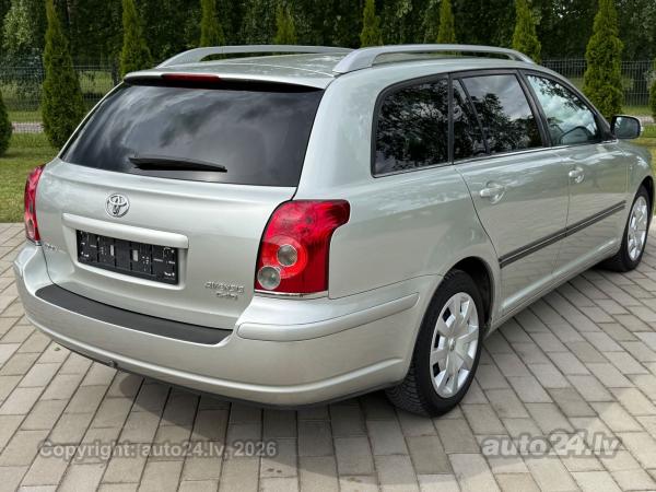 Grey Toyota Avensis 2008 in Tartu, with an engine capacity of 2.20 L and mileage of 208 thousand km for 3999 €, photo 4 on AUTOMOTO.COM.LV