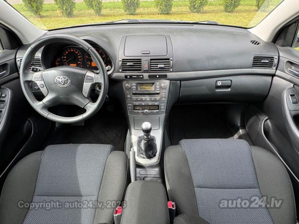 Grey Toyota Avensis 2008 in Tartu, with an engine capacity of 2.20 L and mileage of 208 thousand km for 3999 €, photo 5 on AUTOMOTO.COM.LV