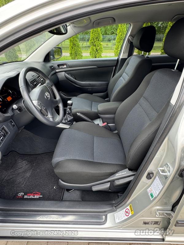 Grey Toyota Avensis 2008 in Tartu, with an engine capacity of 2.20 L and mileage of 208 thousand km for 3999 €, photo 6 on AUTOMOTO.COM.LV