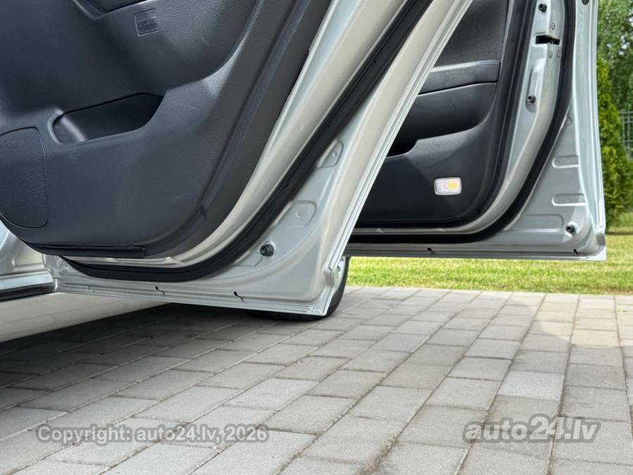 Серый Тойота Авенсис 2008 в Тарту, объемом двигателя 2.20 л и пробегом 208 тыс. км за 3999 €, фото 19 на AUTOMOTO.COM.LV