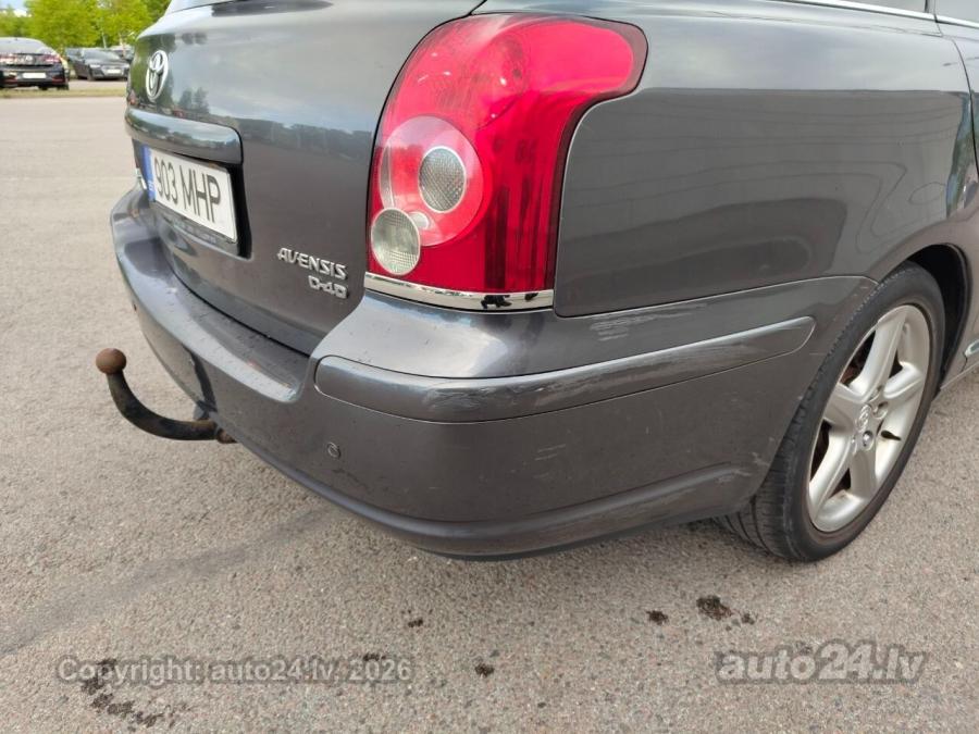 Grey Toyota Avensis 2008 in Tallinn, with an engine capacity of 2.20 L and mileage of 198 thousand km for 3000 €, photo 7 on AUTOMOTO.COM.LV