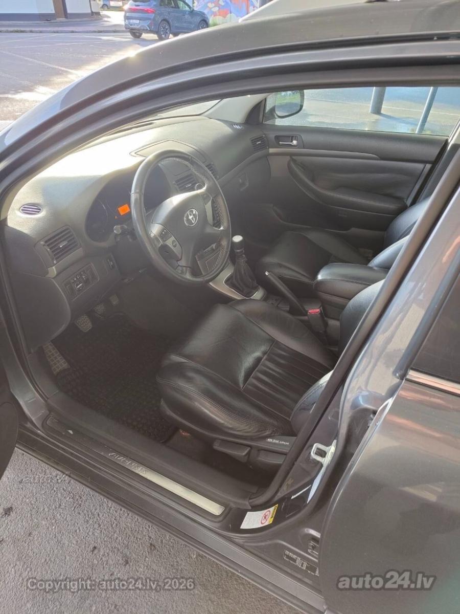 Grey Toyota Avensis 2008 in Tallinn, with an engine capacity of 2.20 L and mileage of 198 thousand km for 3000 €, photo 11 on AUTOMOTO.COM.LV