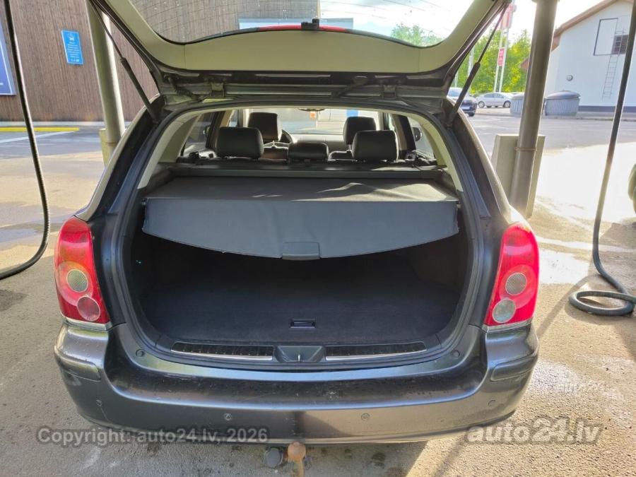 Grey Toyota Avensis 2008 in Tallinn, with an engine capacity of 2.20 L and mileage of 198 thousand km for 3000 €, photo 14 on AUTOMOTO.COM.LV