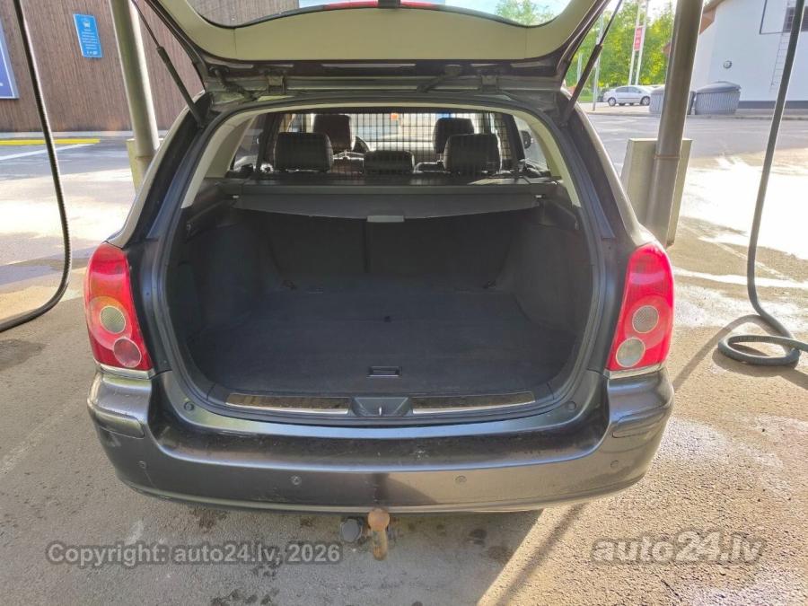 Grey Toyota Avensis 2008 in Tallinn, with an engine capacity of 2.20 L and mileage of 198 thousand km for 3000 €, photo 15 on AUTOMOTO.COM.LV